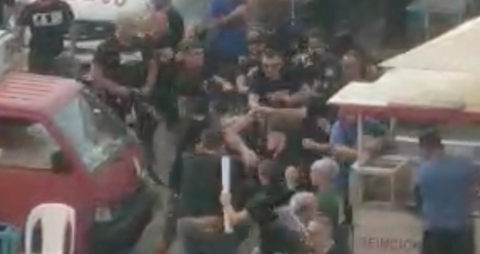 Palermo, altra rissa tra due fazioni di ultras prima del Cosenza / VIDEO Palermo, altra rissa tra due fazioni di ultras prima del Cosenza / VIDEO